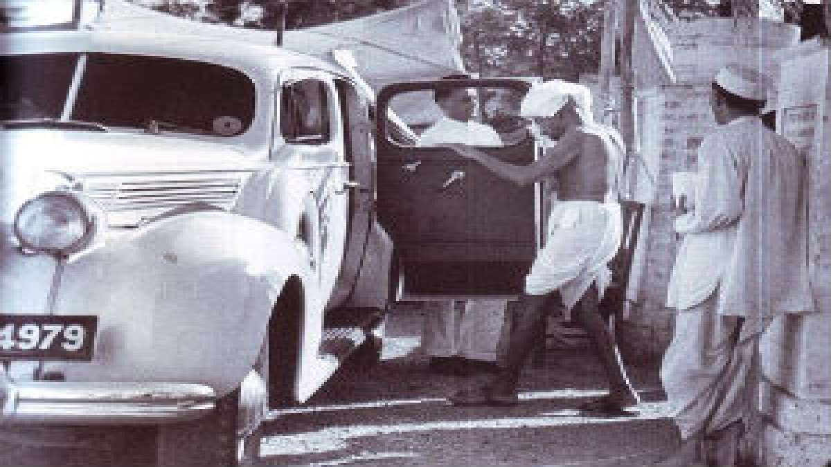 Mahatma Gandhi And His Journey In Cars | జాతిపిత మహాత్మా గాంధీ కాలు ...