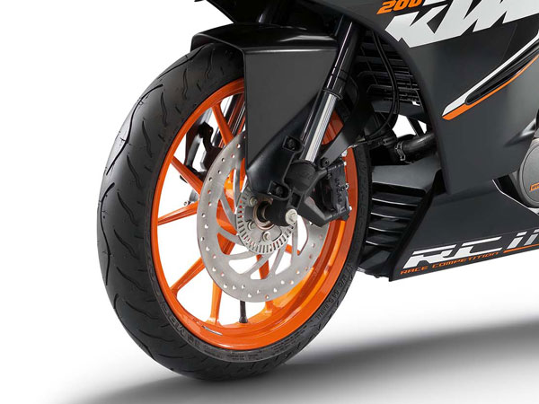 Bajaj Pulsar RS 200 Vs KTM RC 200: Baby Sport Bike Comparo - Telugu ...