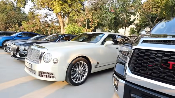 vikas malu luxury car collection కుబేర్‌ గ్రూప్ డైరెక్టర్‌ వికాస్‌ మాలు ...