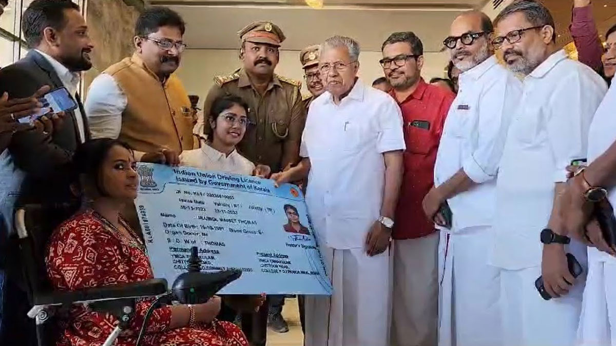 ఔరా.. చేతులు లేకున్నా 'డ్రైవింగ్‌ లైసెన్స్' పొందిన మహిళ.. ఐదేళ్లు ...